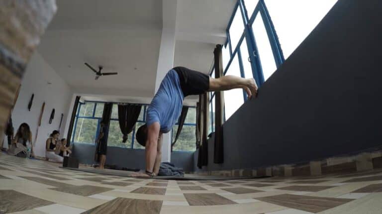 How To Do A Headstand (Can anyone do it?)